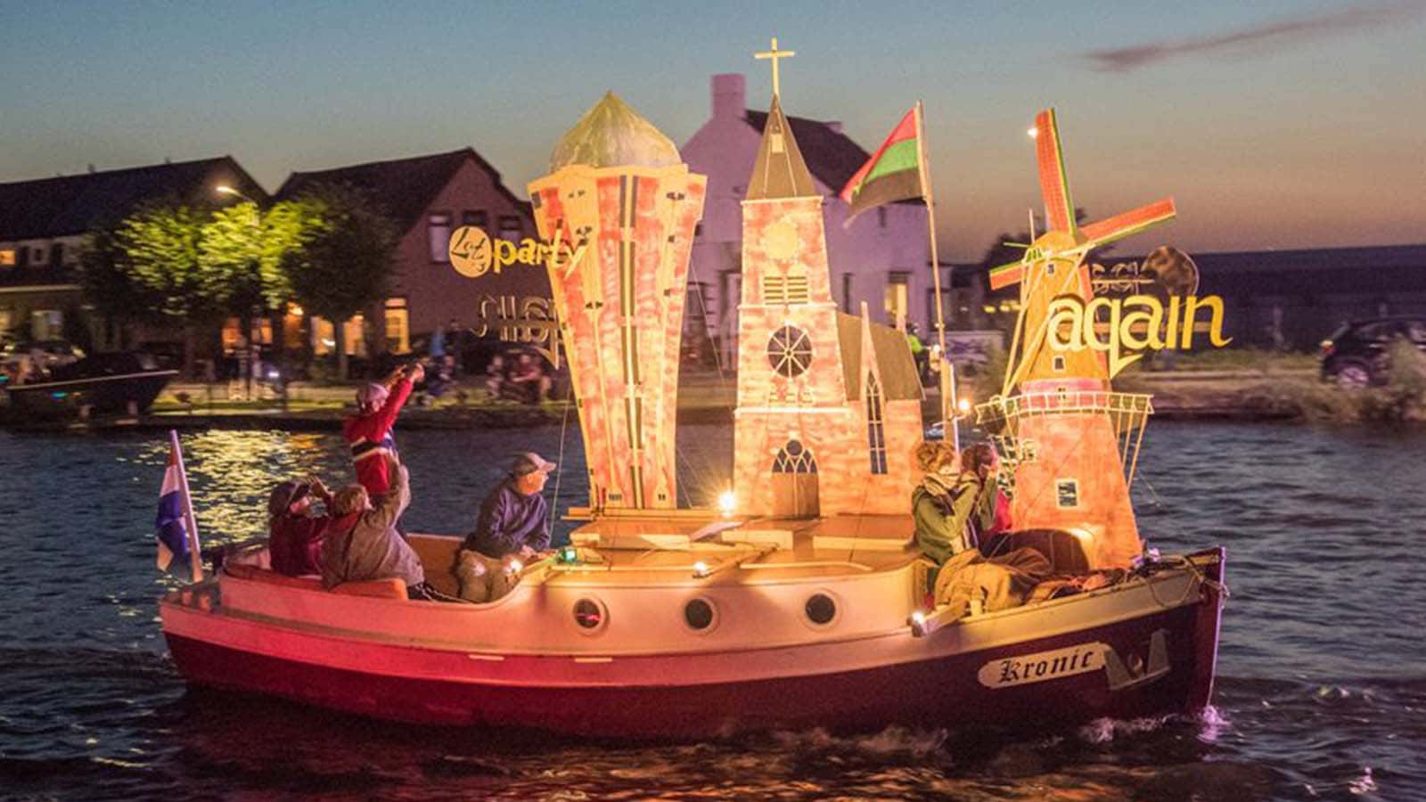 Winnaars verlichte botenshow 2021 - Vuur en Licht op het water